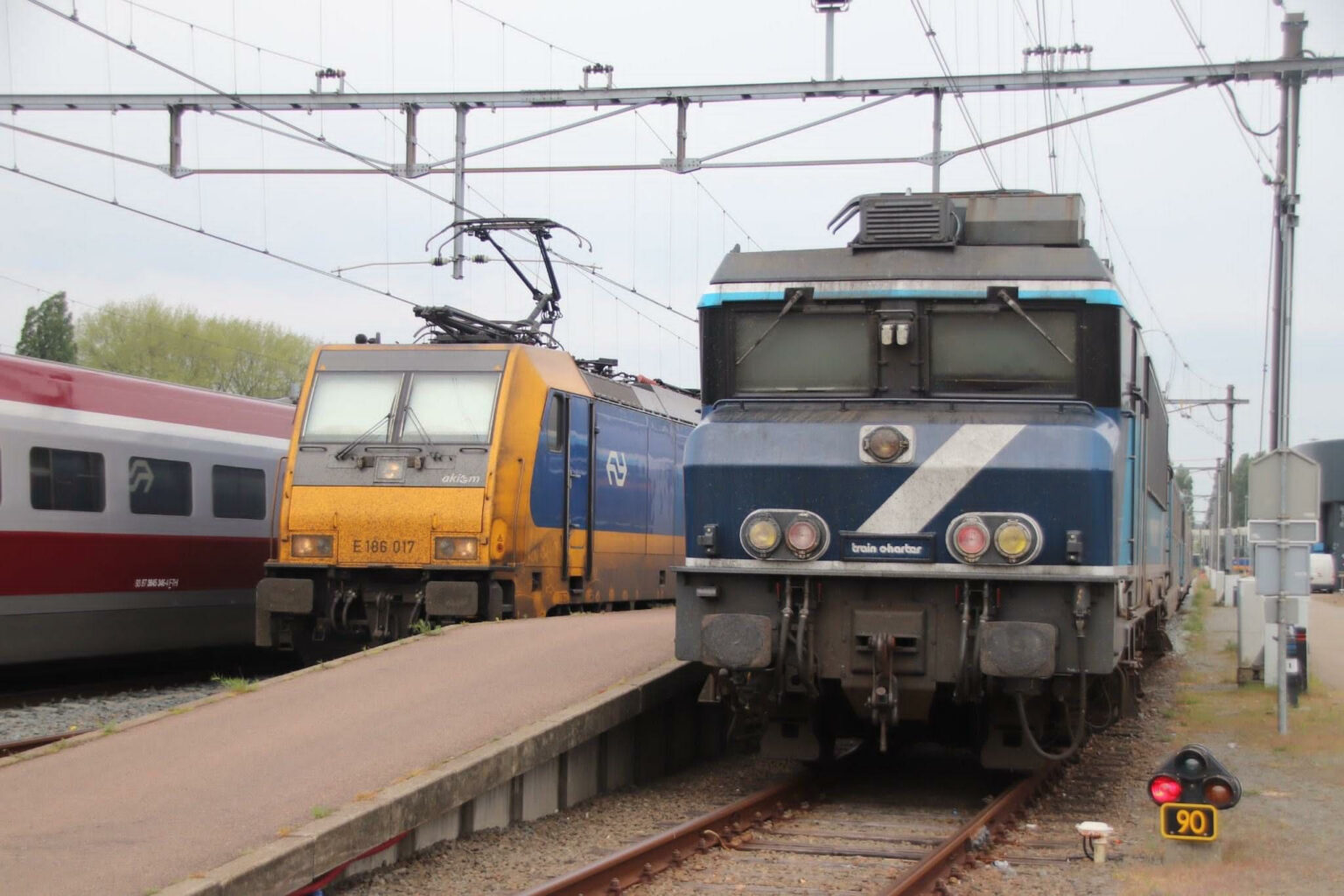 Sander geniet van de treinen op Watergraafsmeer – Oppepper4all