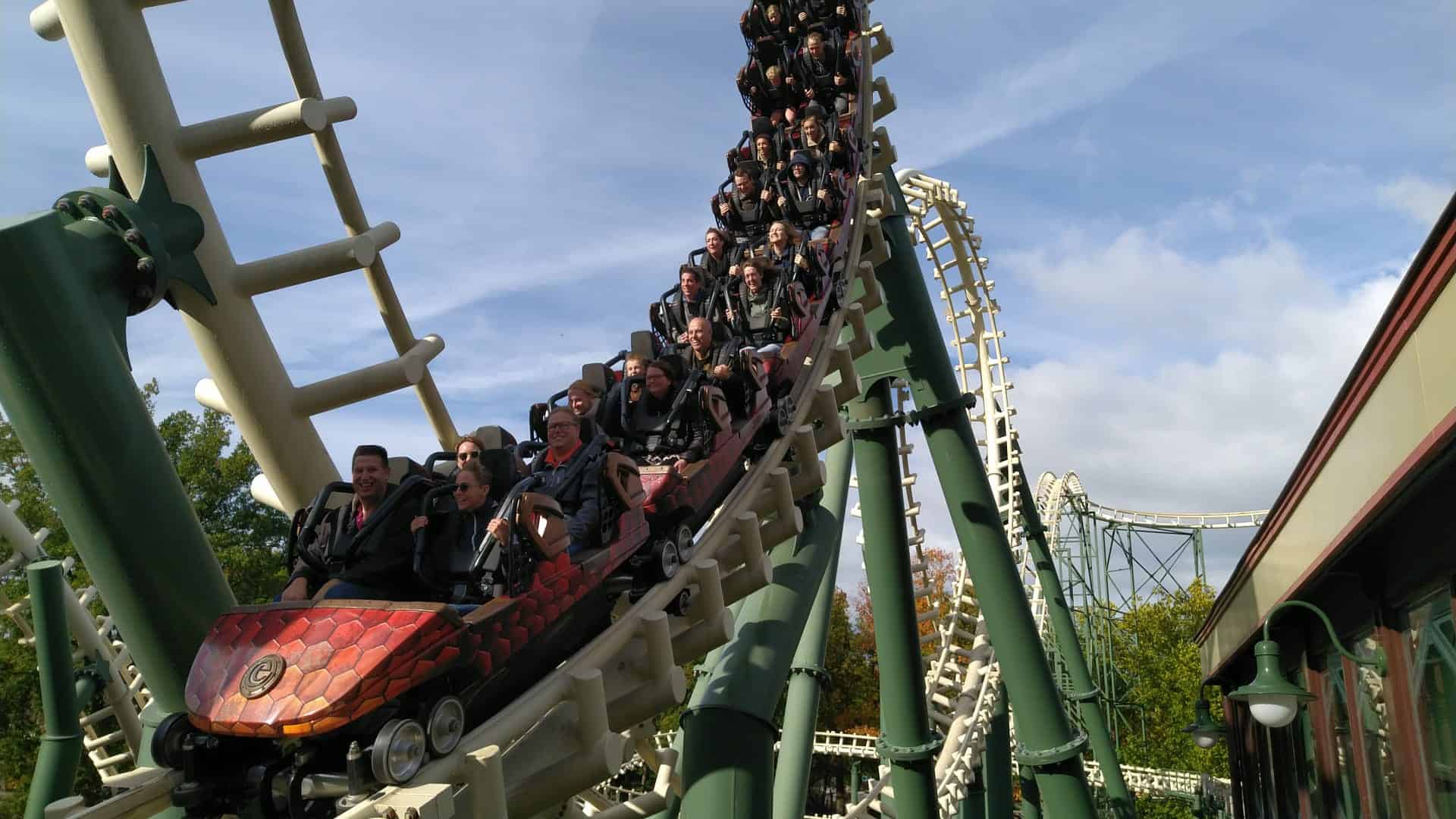 Lucas ‘bestuurt’ de Python in de Efteling – Oppepper4all